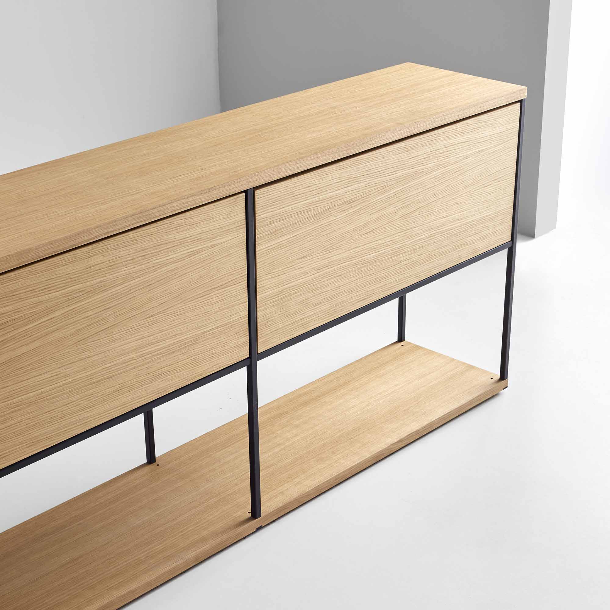 LITERATURA Sideboard by PUNT MOBLES 031 - Černelić